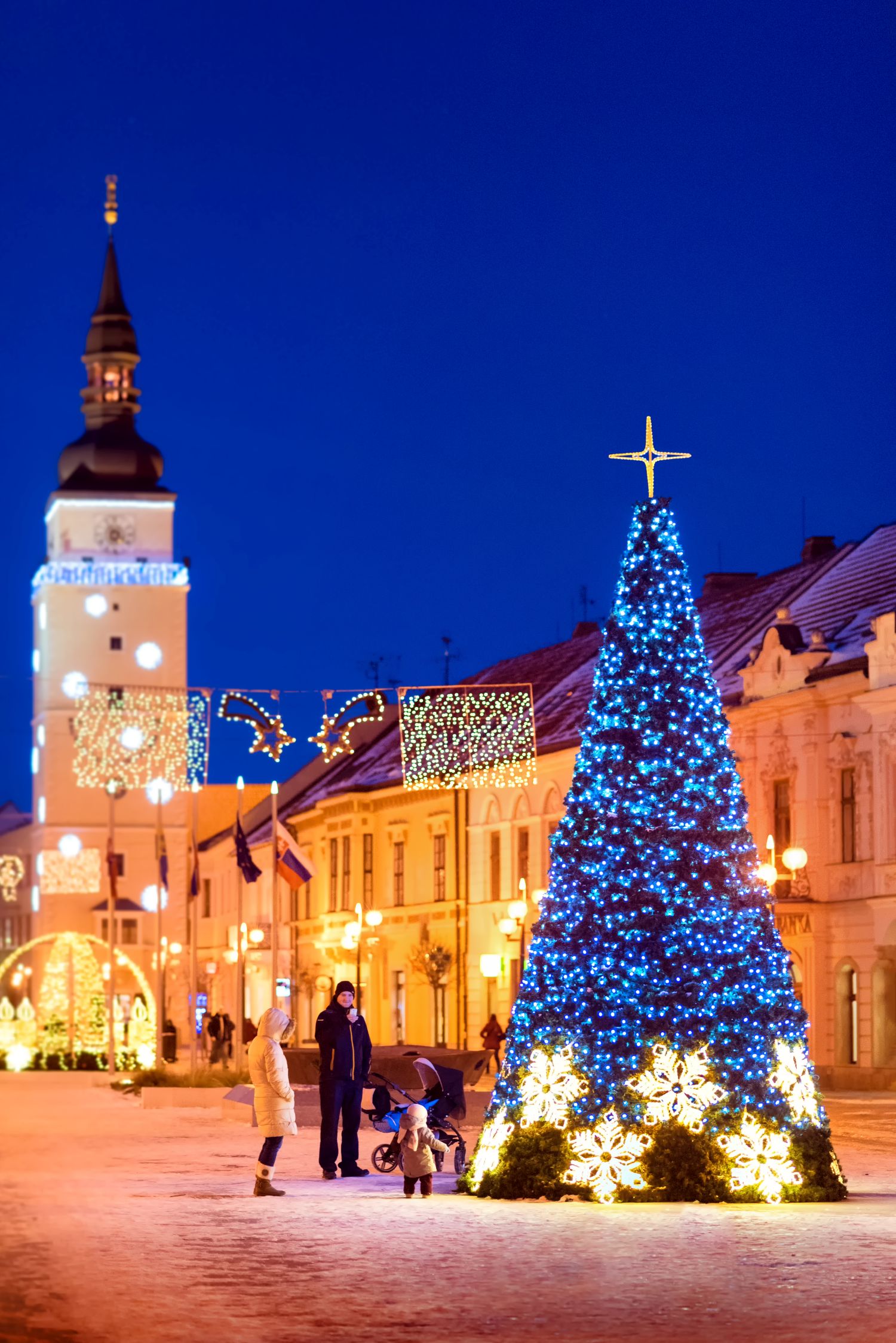 Najkrajšie stromčeky, ktoré rozžiarili Trnavu a okolie | SDEŤMI.com