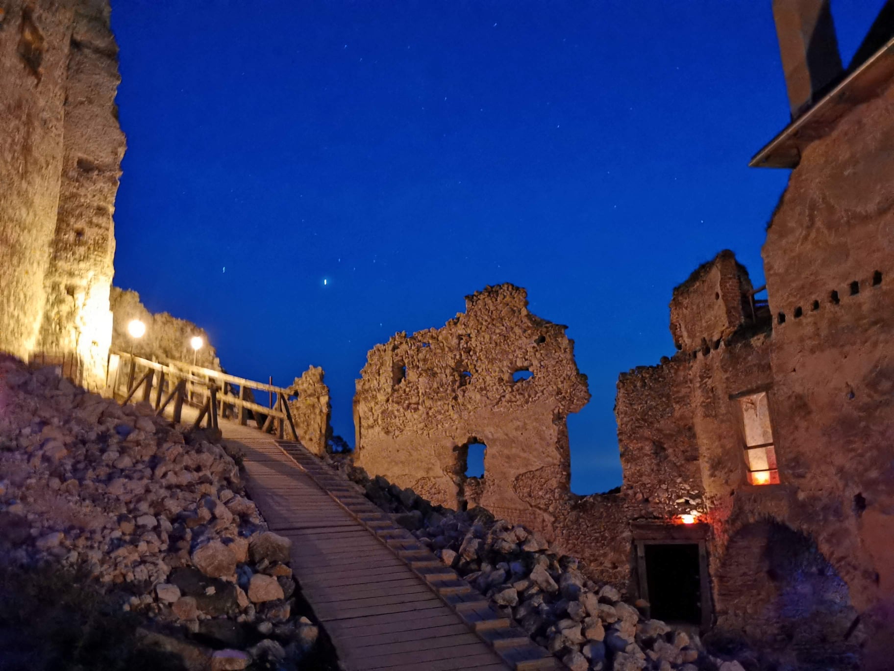 Deň a noc na hrade Uhrovec | SDEŤMI.com